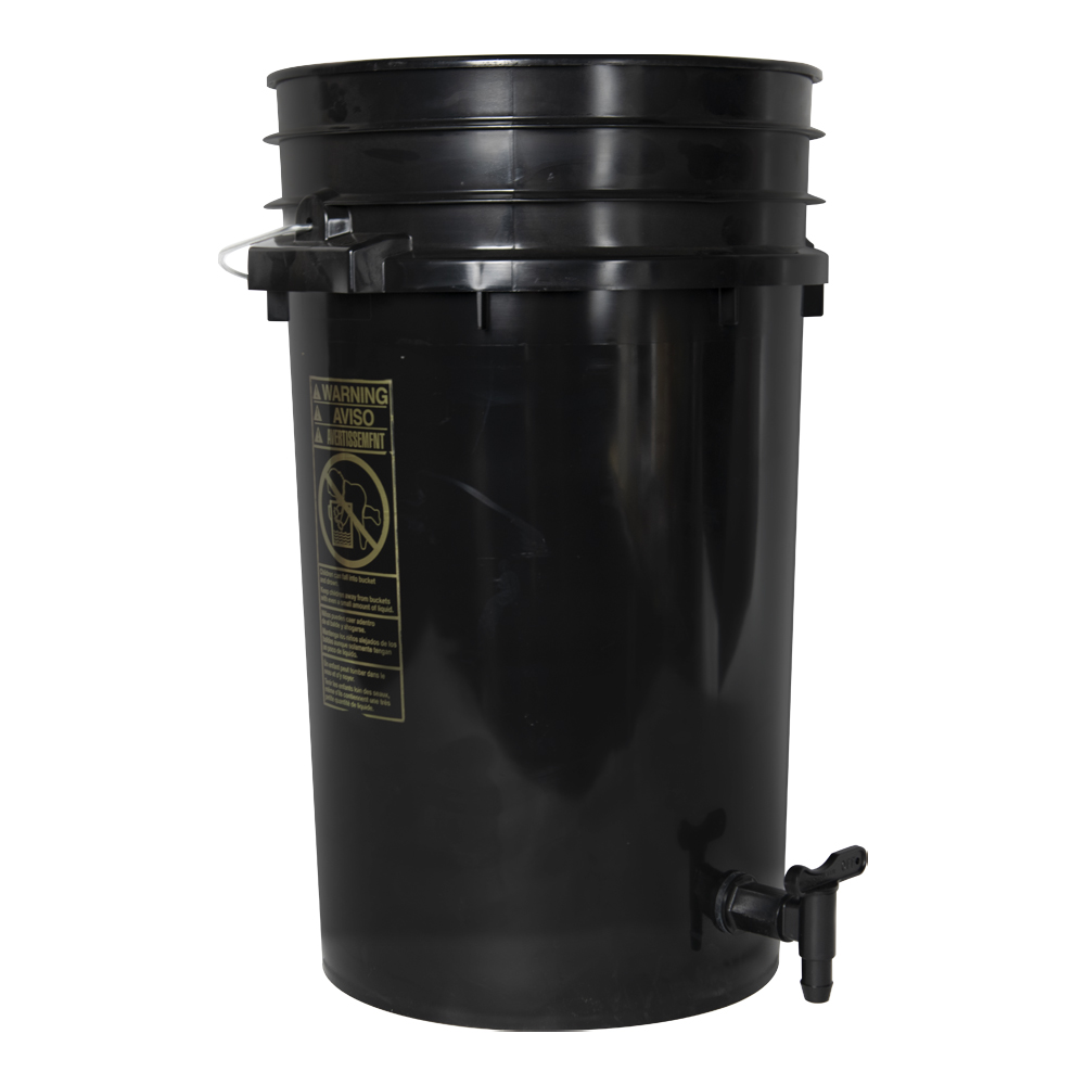 7 gallon bucket with lid store